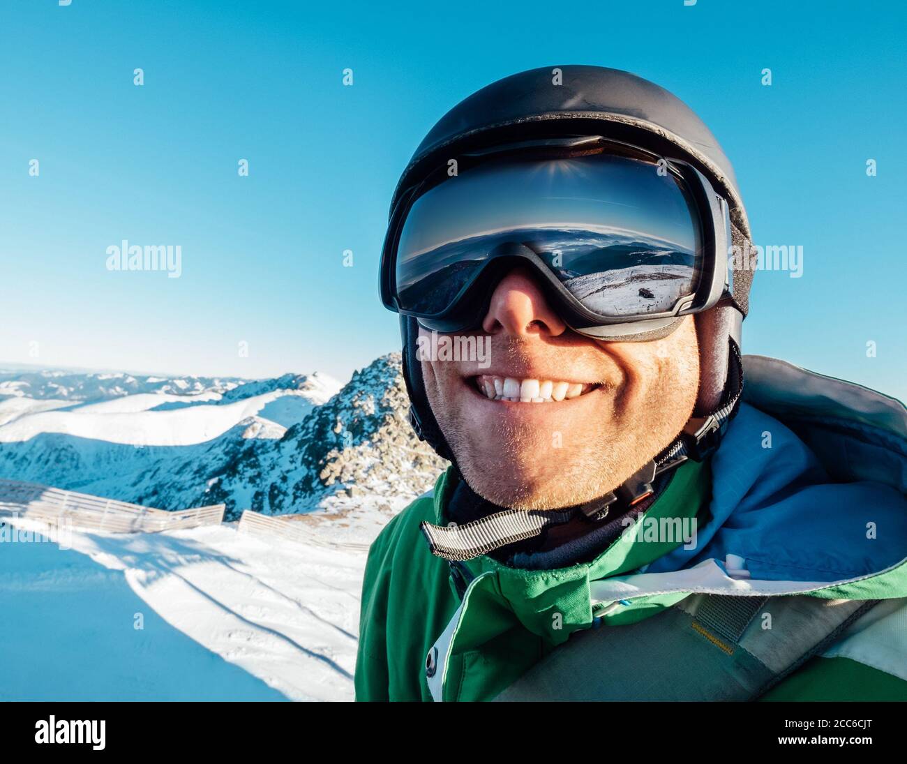 Ski mask man hi-res stock photography and images - Alamy