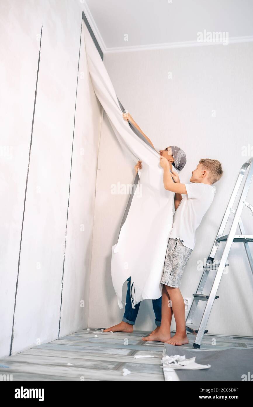 Child wallpapers hi-res stock photography and images - Alamy