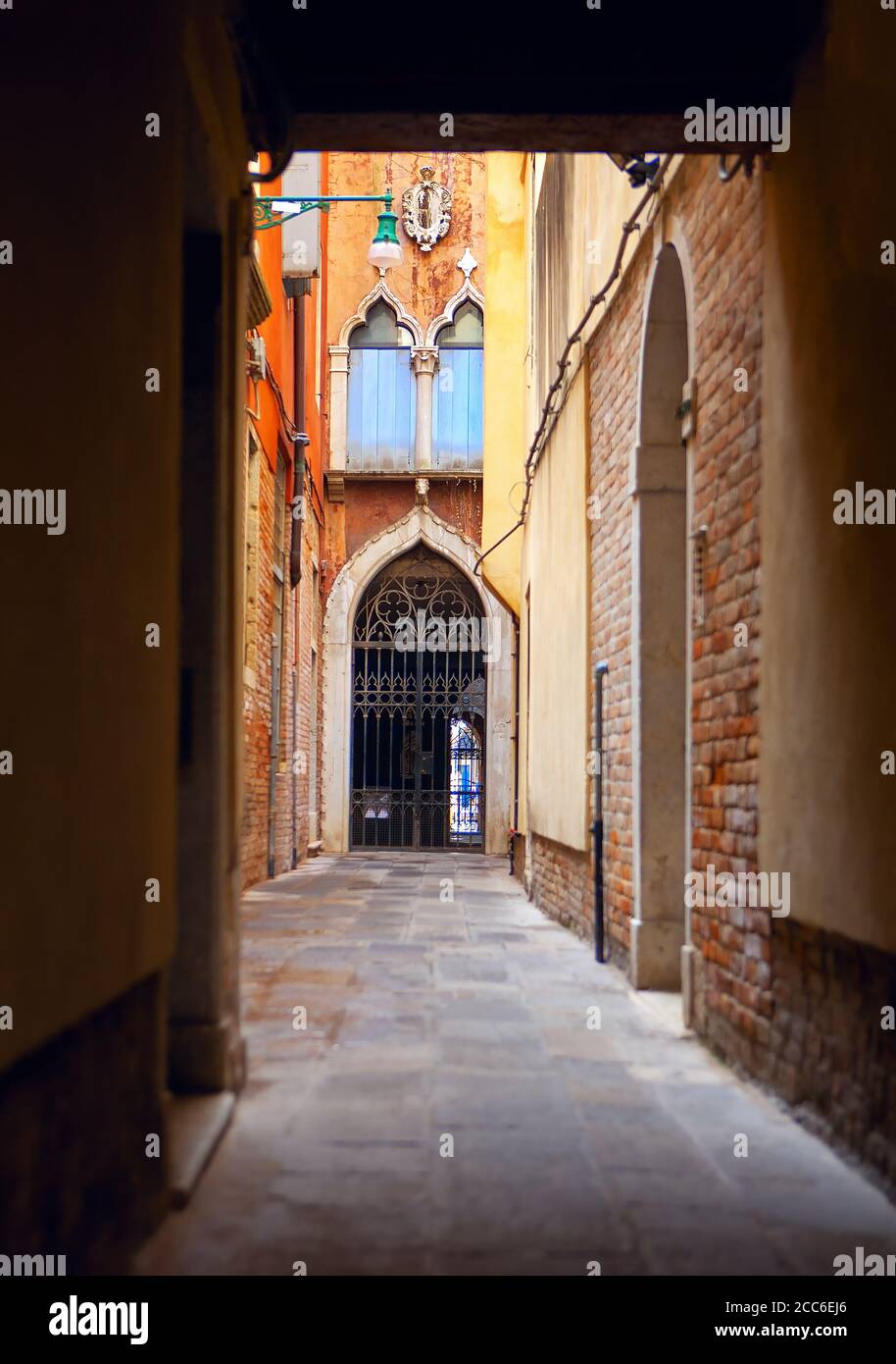 Exterior walls with italian door hi-res stock photography and images ...