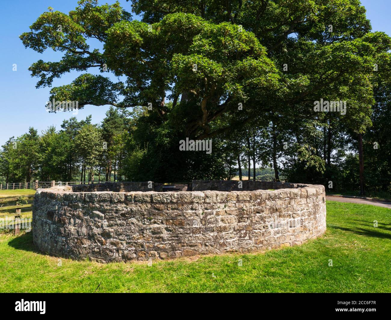 Follifoot pound hi-res stock photography and images - Alamy