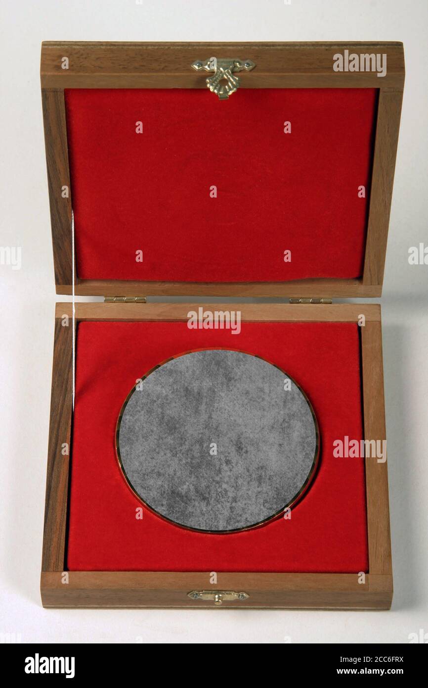Various wood and metal plates for championships, competitions ...
