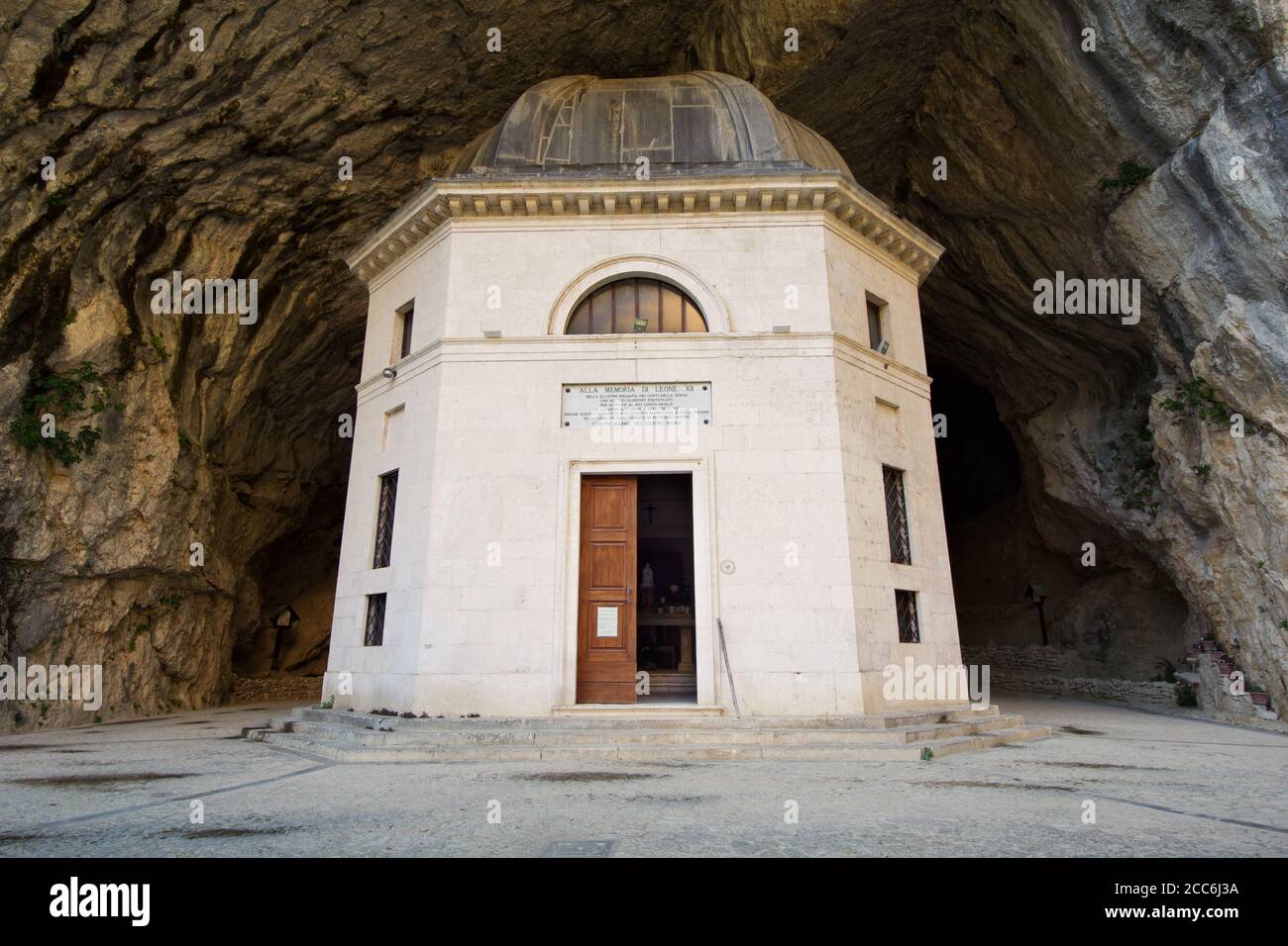 Leo cooper hi-res stock photography and images - Alamy