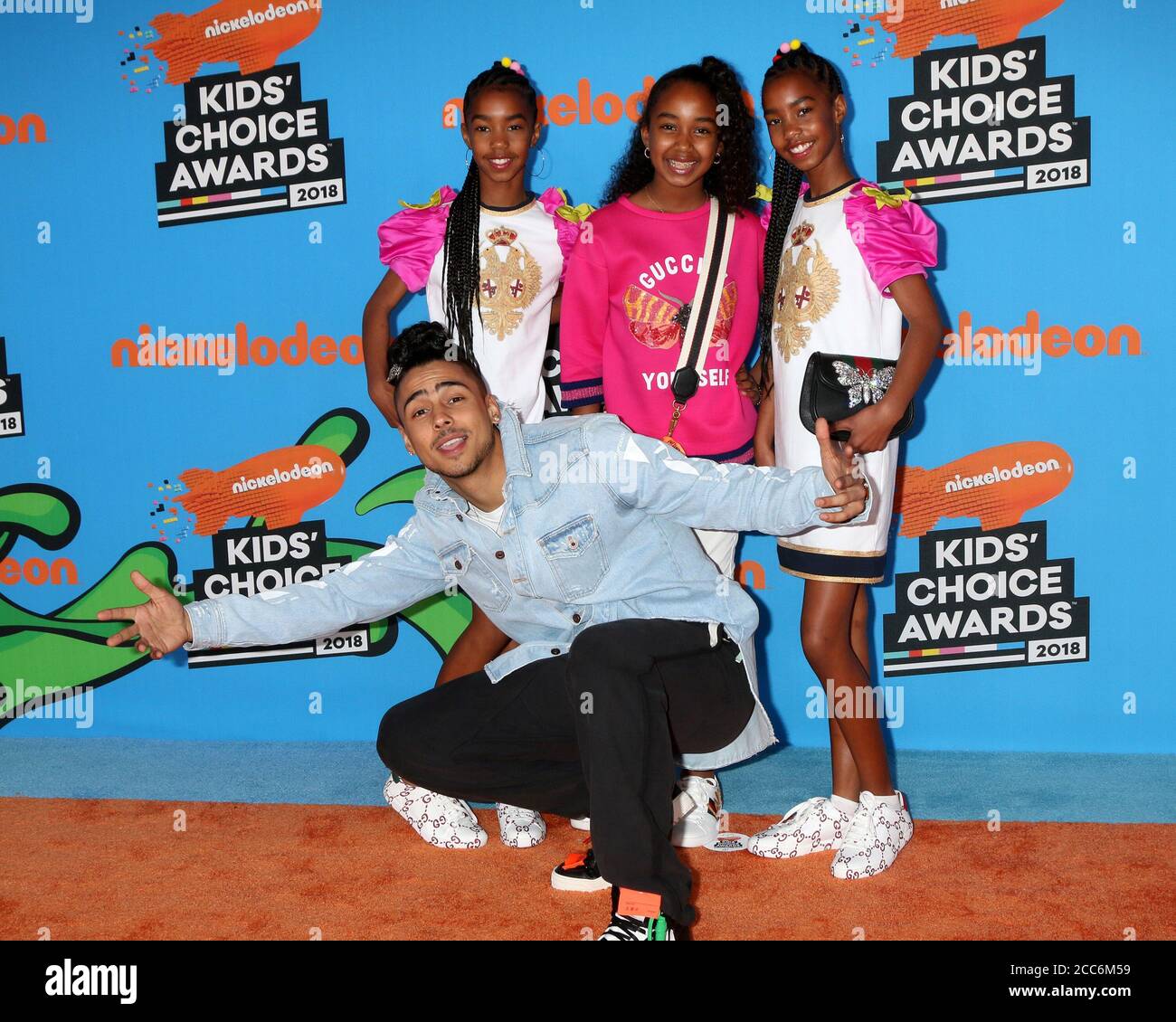 D lila combs hi-res stock photography and images - Alamy