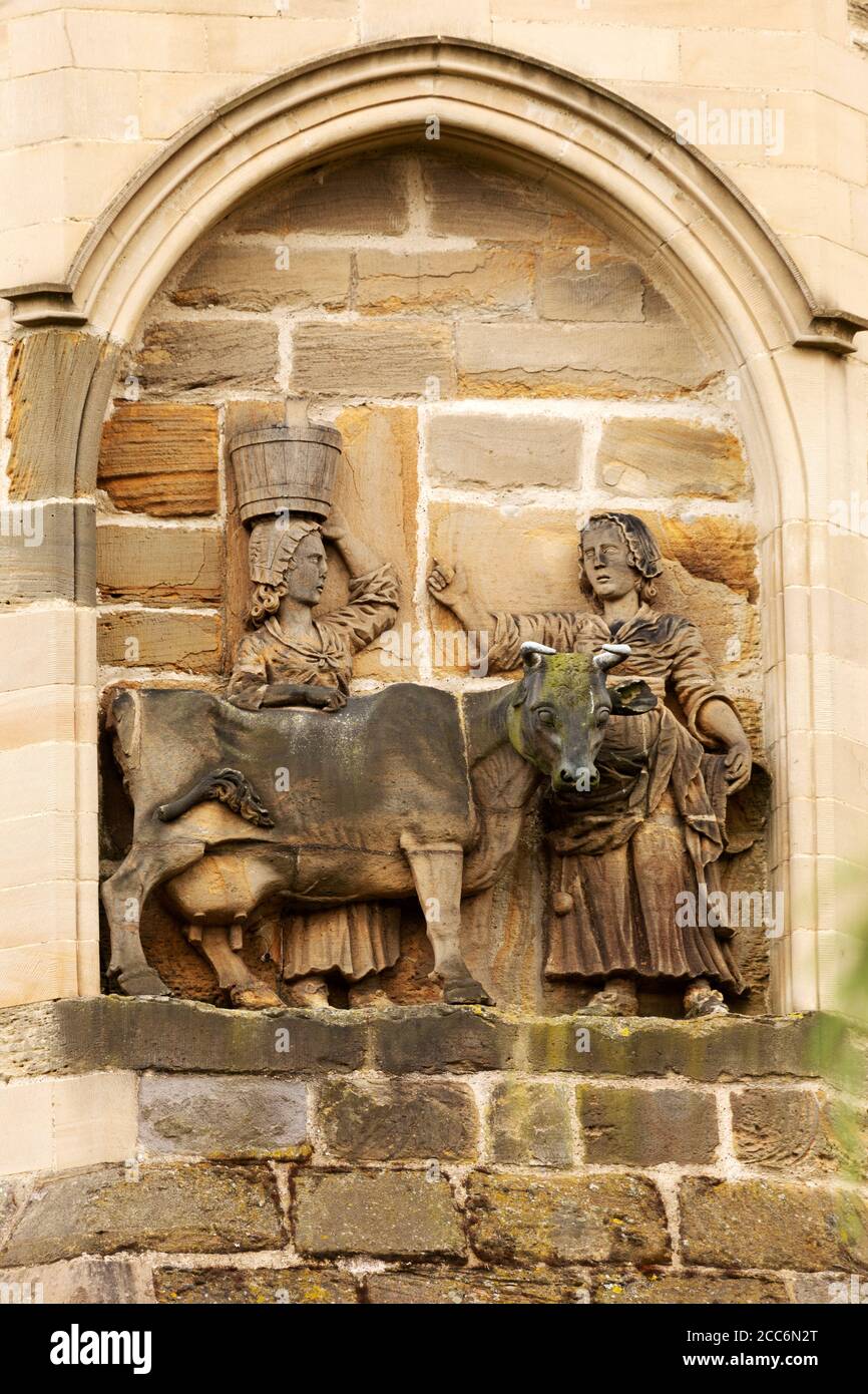 Dun Cow sculpture on the facade of Durham Cathedral in Durham City ...