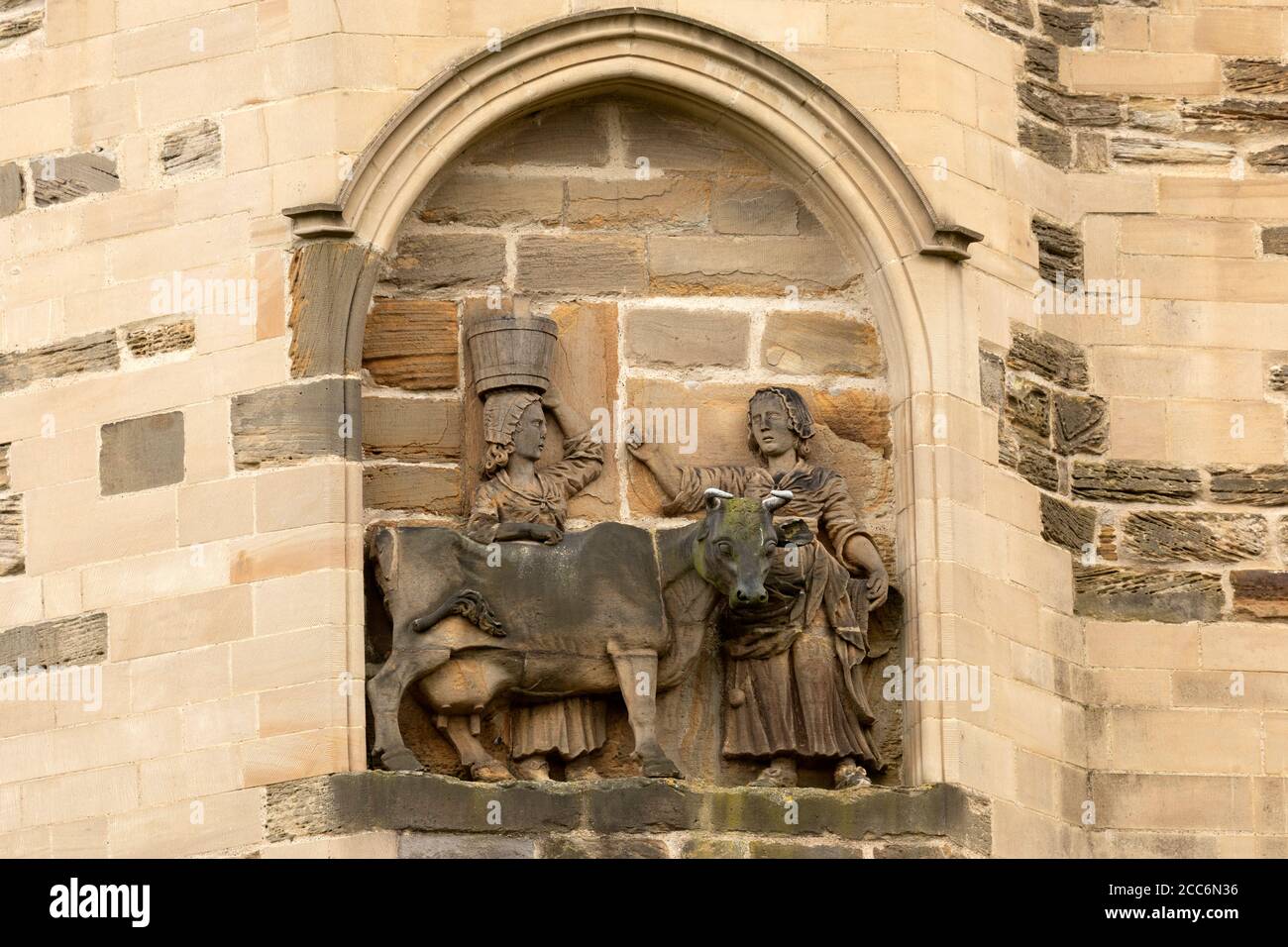 Dun Cow sculpture on the facade of Durham Cathedral in Durham City ...