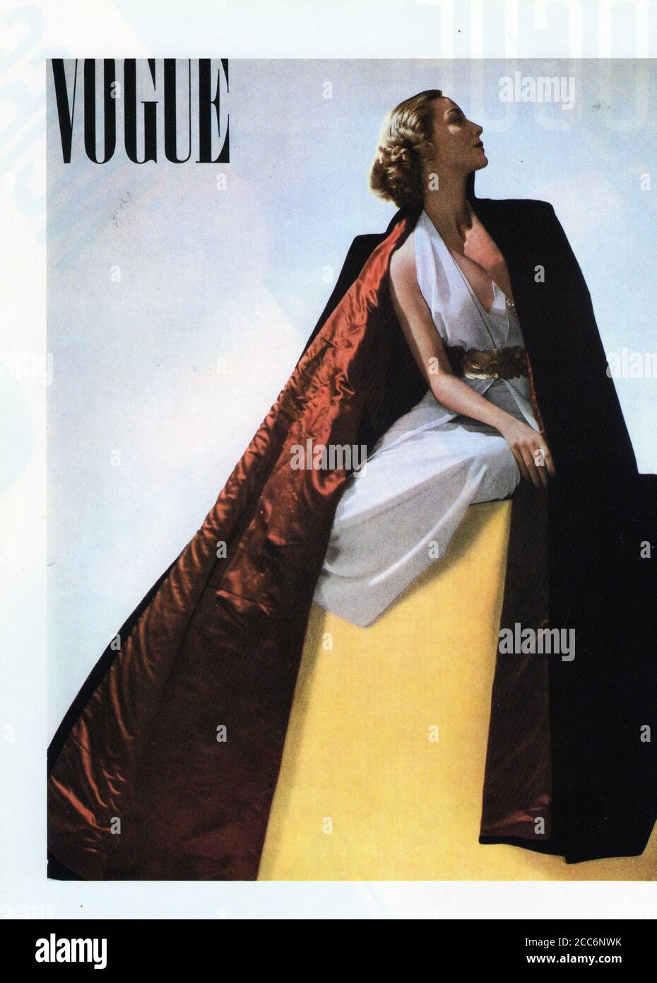 Vogue magazine cover 1950s hi-res stock photography and images - Alamy