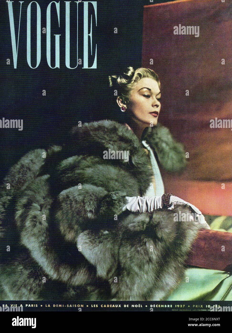Fashion magazine cover 1950s hi-res stock photography and images - Alamy