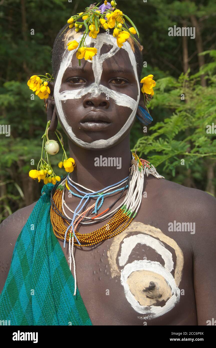 Lifestyle surma tribe hi-res stock photography and images - Alamy