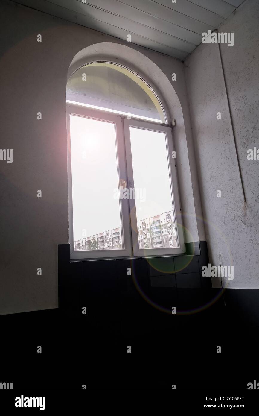 Sun rays in the window in room Stock Photo - Alamy