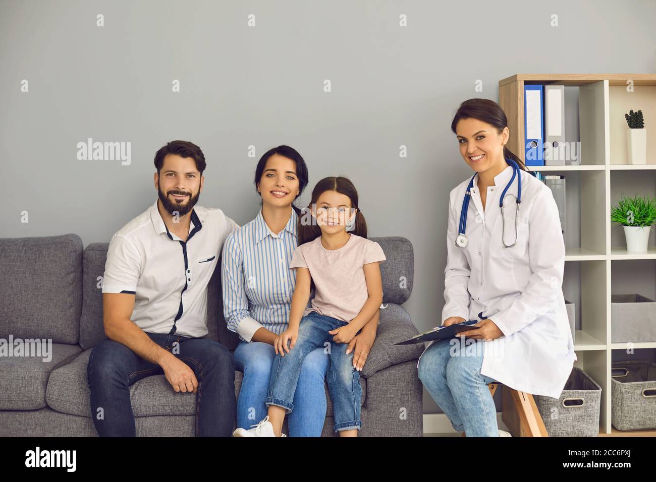 Family therapy doctor hi-res stock photography and images - Alamy