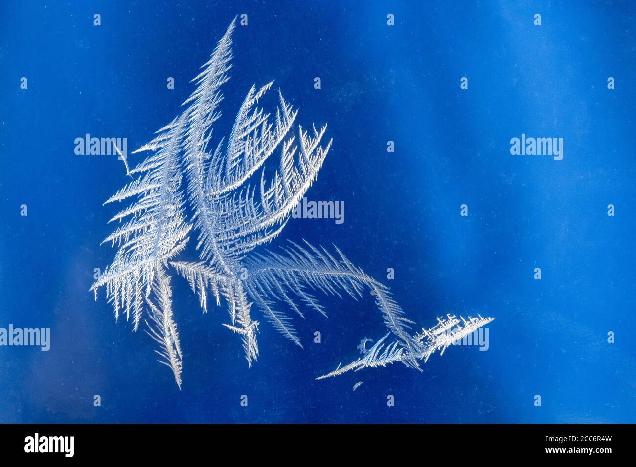 Frost on window hi-res stock photography and images - Alamy