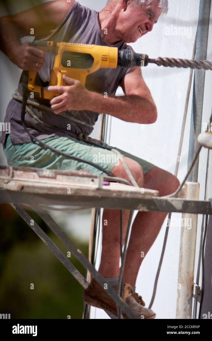 Builder doing masonry building work hi-res stock photography and images ...