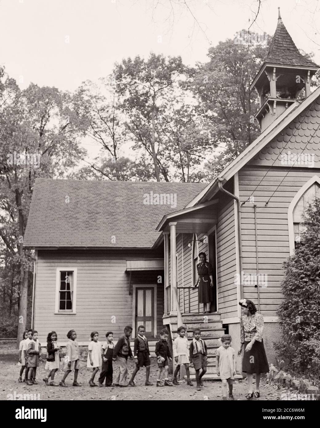 1940s african american school girl hi-res stock photography and images ...