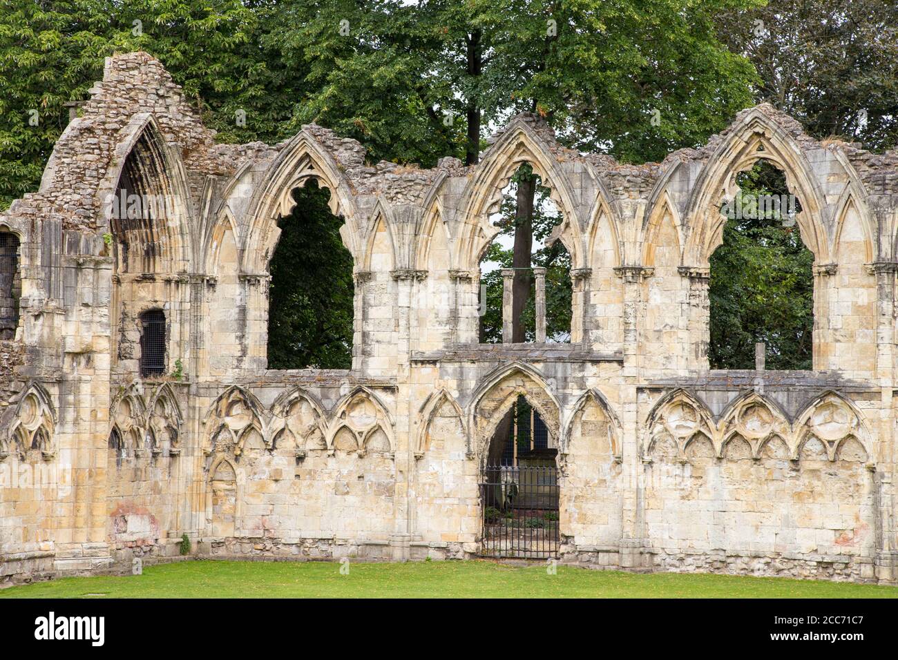 St Mary's Abbey ruins in York Museum Gardens, Yorkshire, England Stock ...