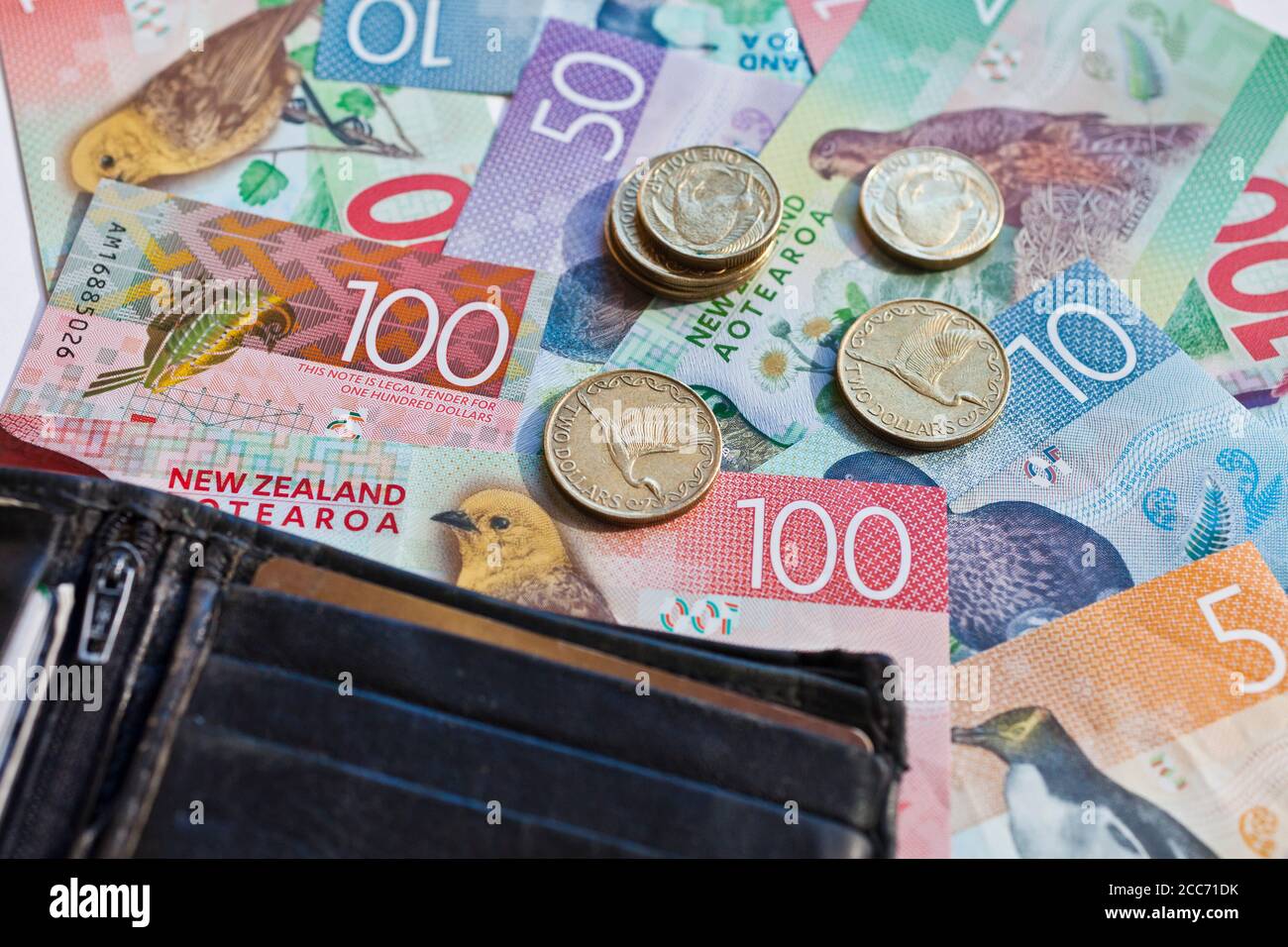 New Zealand currency. Notes and coins Stock Photo - Alamy