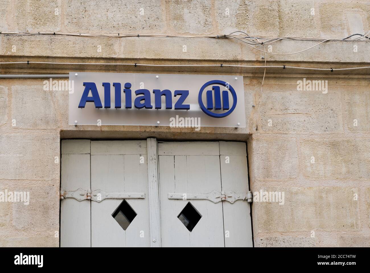 Allianz bank logo hi-res stock photography and images - Alamy