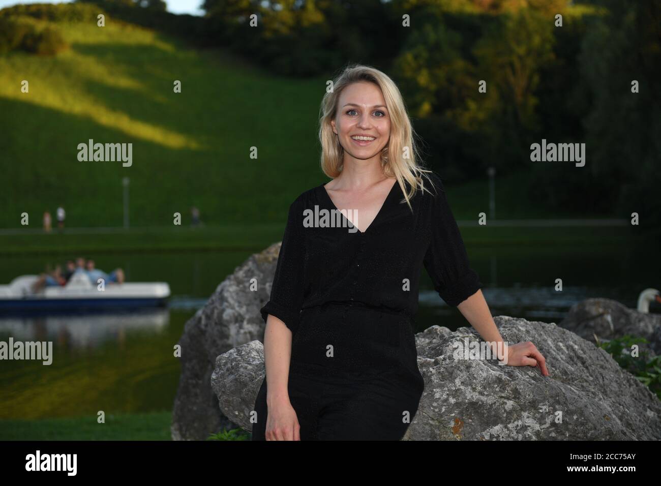 Munich, Germany. 19th Aug, 2020. The actress Teresa Rizos shows herself ...