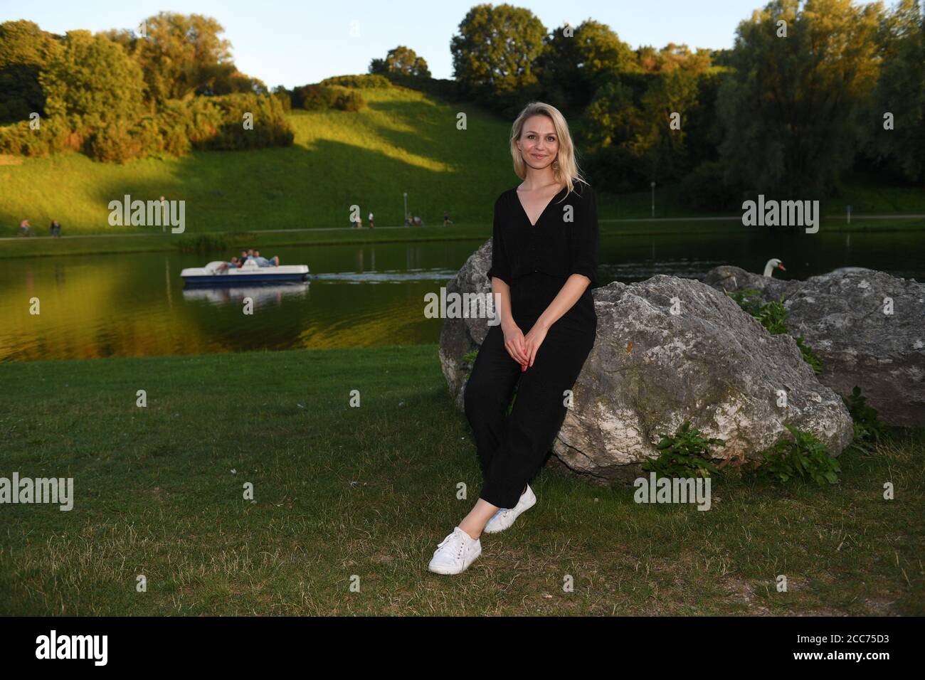Munich, Germany. 19th Aug, 2020. The actress Teresa Rizos shows herself ...