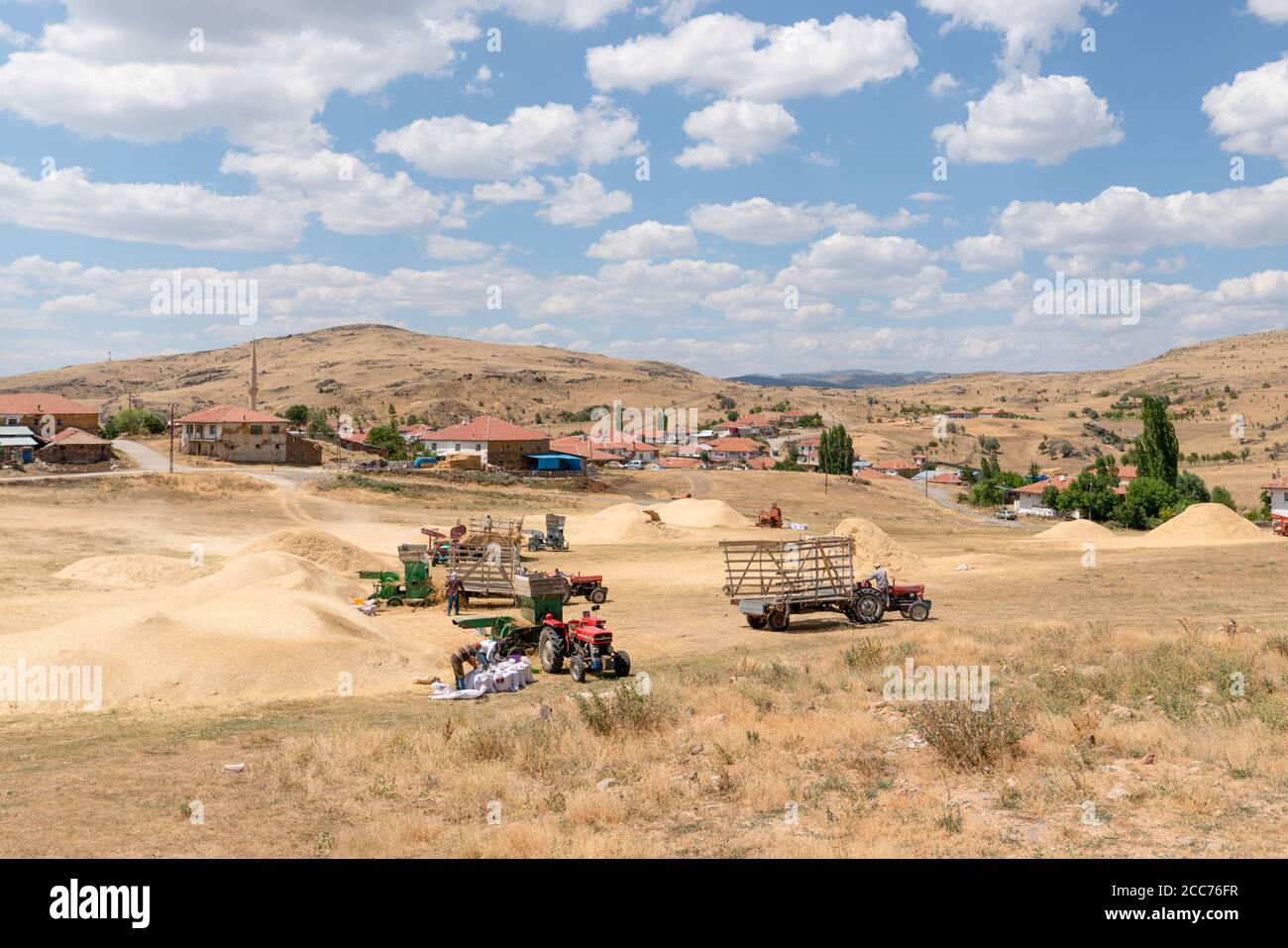 Traditional hay thresher hi-res stock photography and images - Alamy