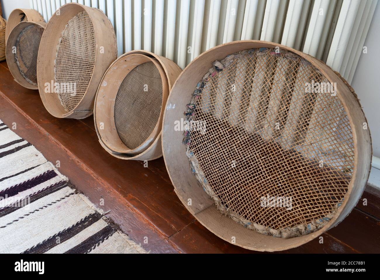 Sieves house hi-res stock photography and images - Alamy