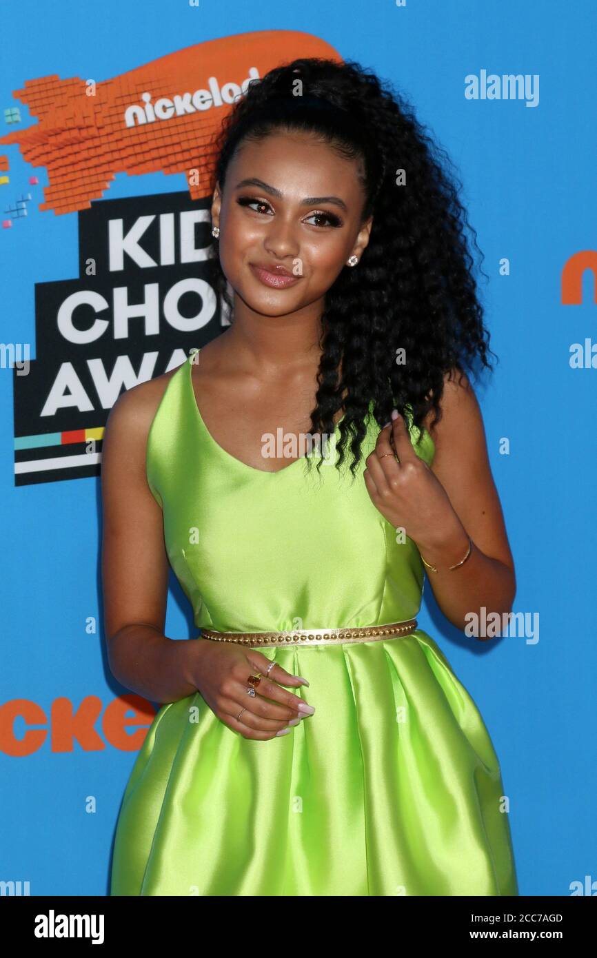 LOS ANGELES - MAR 24: Daniella Perkins at the 2018 Kid's Choice Awards ...