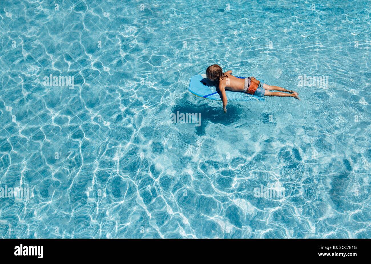 Young boy swimmer in swimming hi-res stock photography and images - Alamy