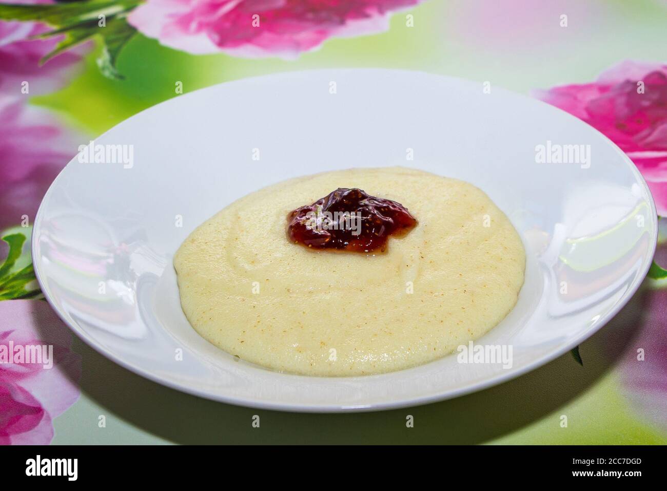 Semolina pudding jam hi-res stock photography and images - Alamy