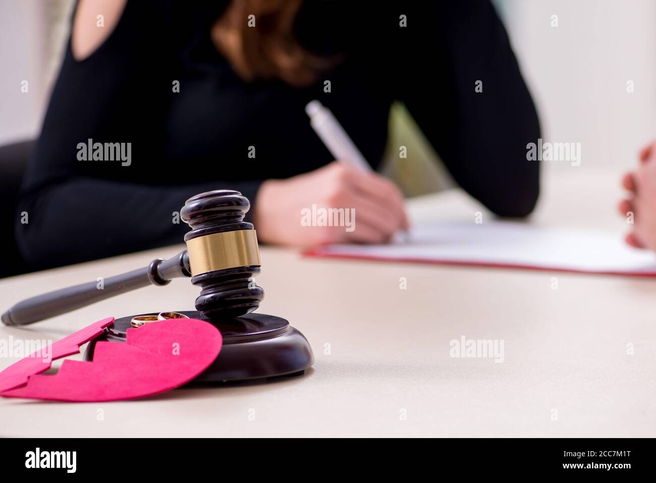 Legally divorcing hi-res stock photography and images - Alamy