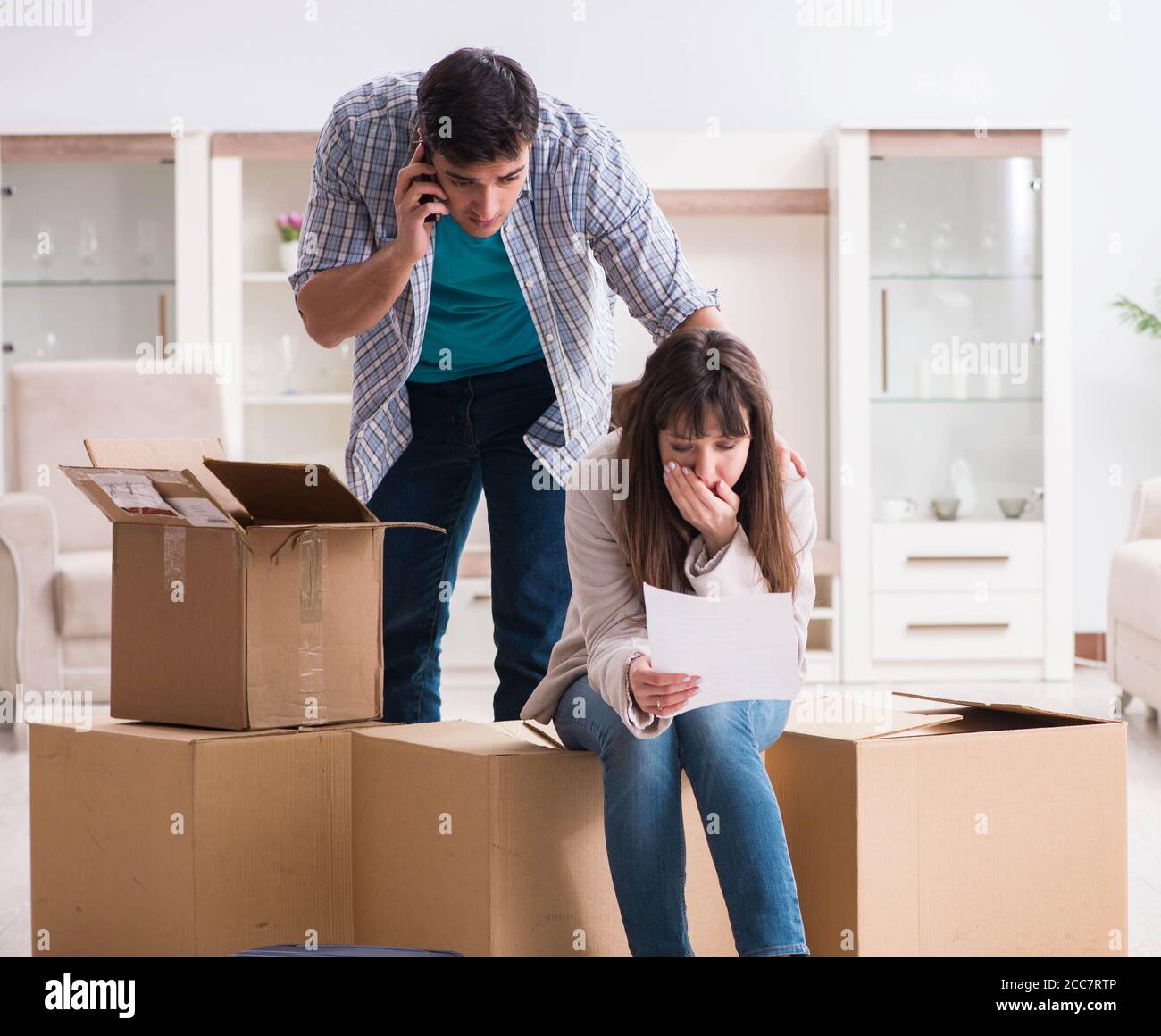 Man smartphone receiving letter hi-res stock photography and images - Alamy