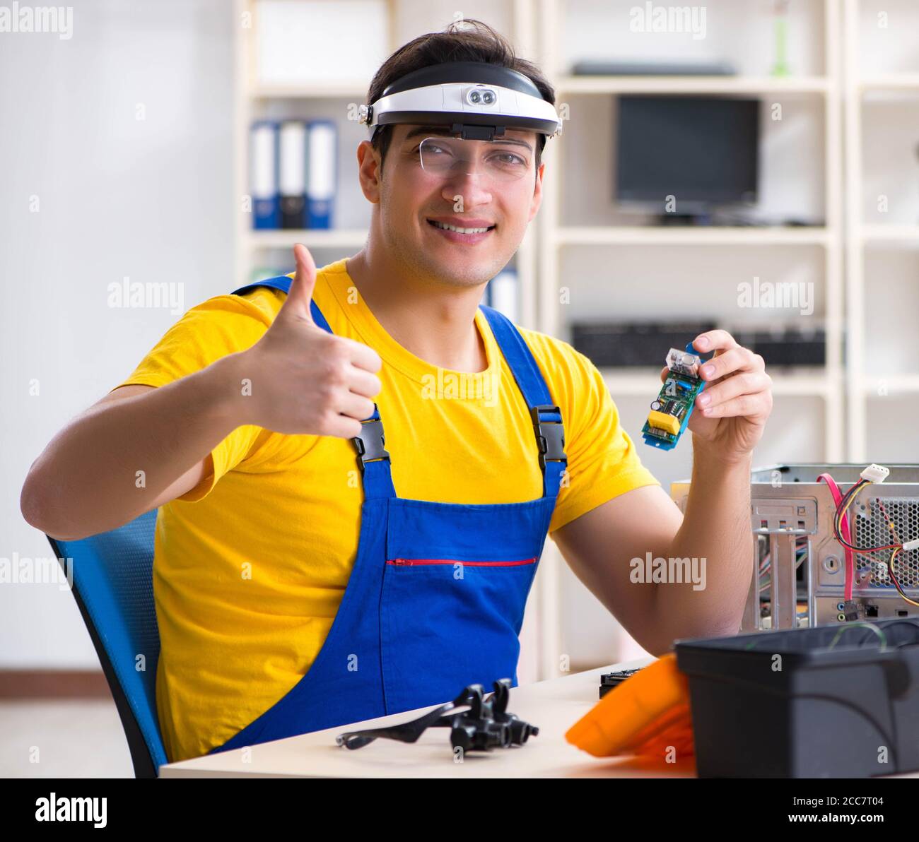 Thumbs up circuit board hi-res stock photography and images - Alamy