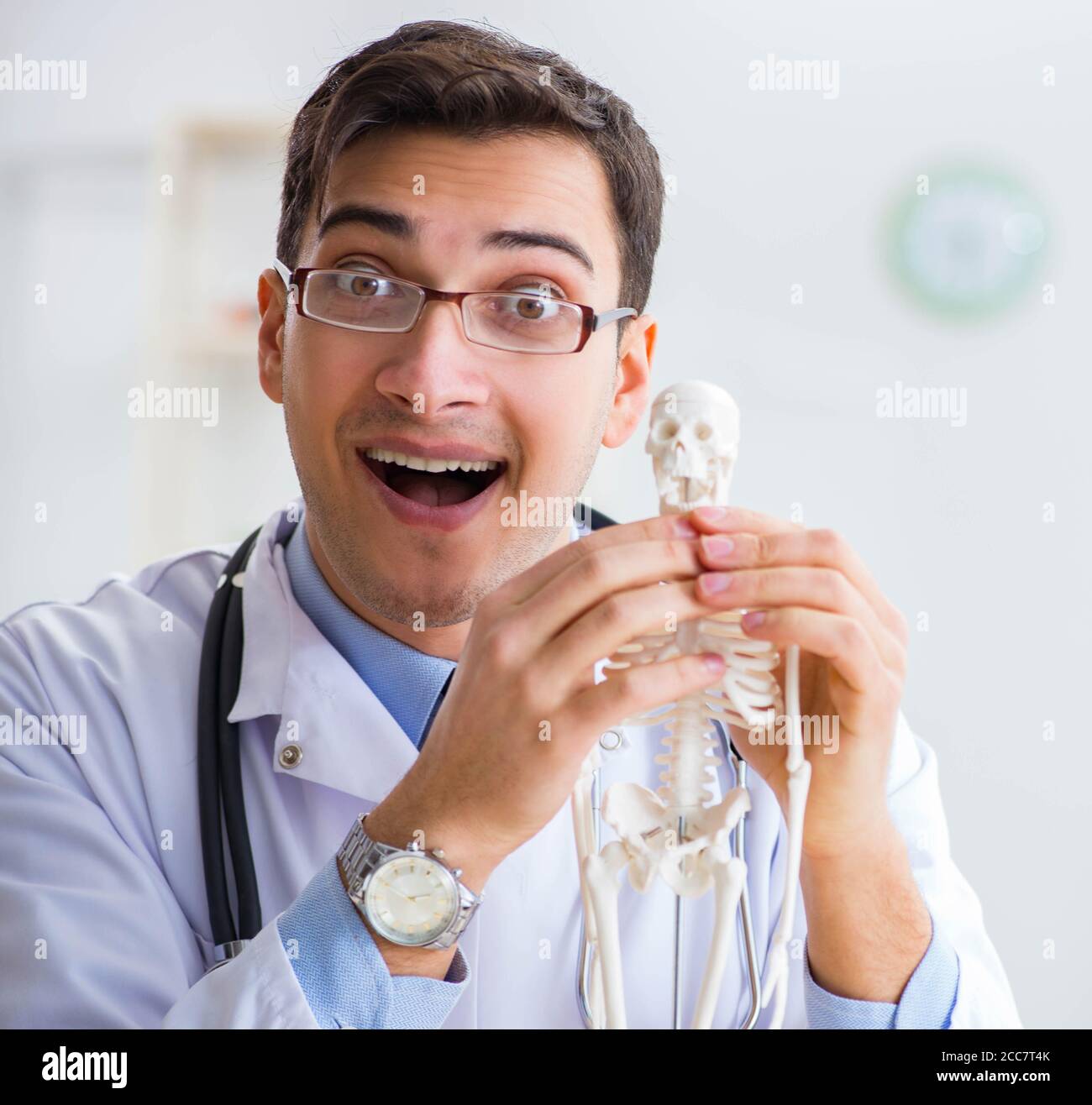 The doctor student studying the bones of skeleton Stock Photo - Alamy