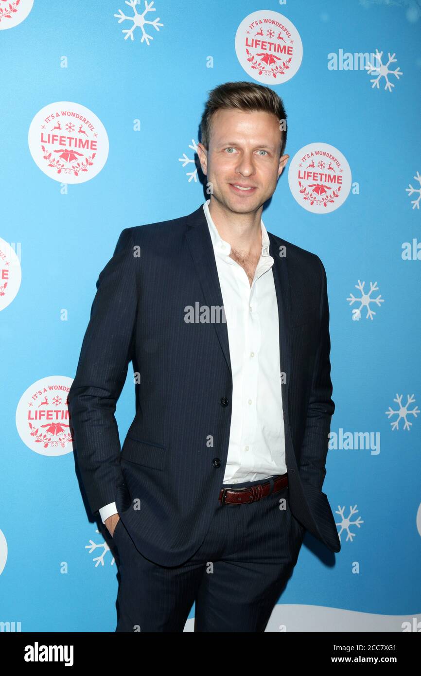 LOS ANGELES - NOV 14: Jamie Spilchuk at the It's A Wonderful Lifetime ...
