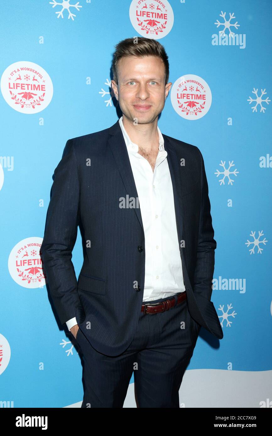 LOS ANGELES - NOV 14: Jamie Spilchuk at the It's A Wonderful Lifetime ...