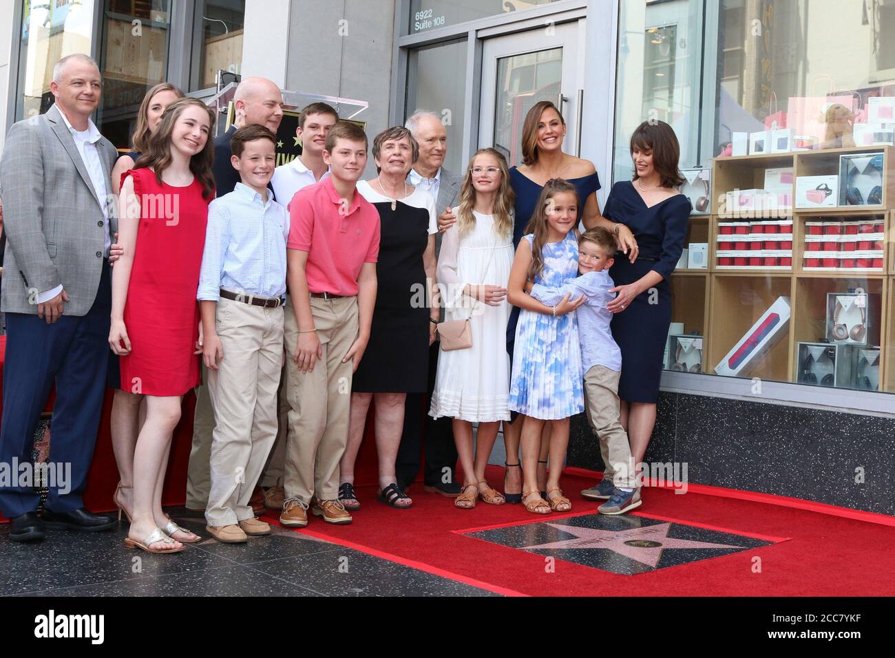 LOS ANGELES - AUG 20: Jennifer Garner and Family, Bill and Patricia ...