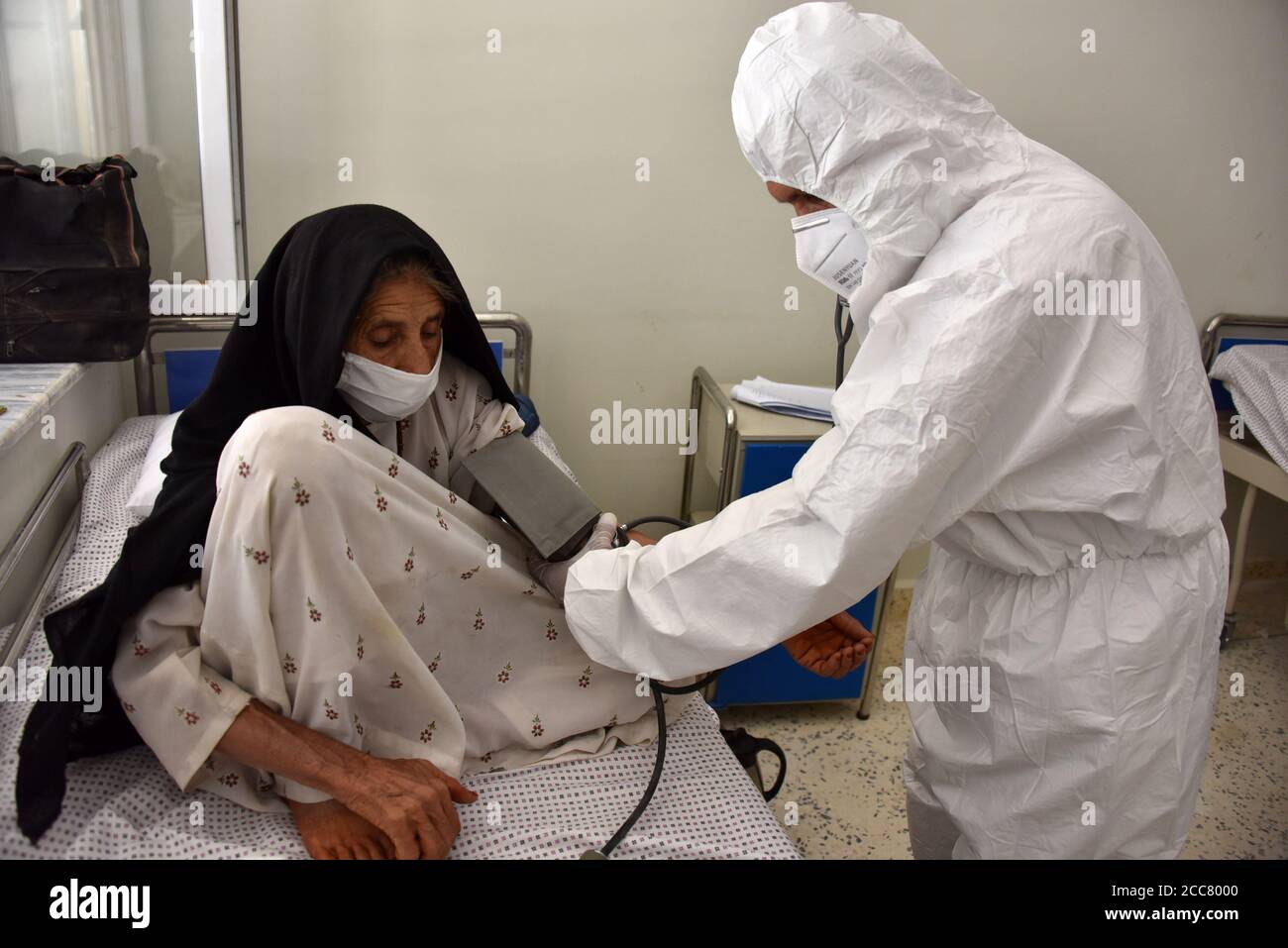 Afghan doctor hi-res stock photography and images - Alamy