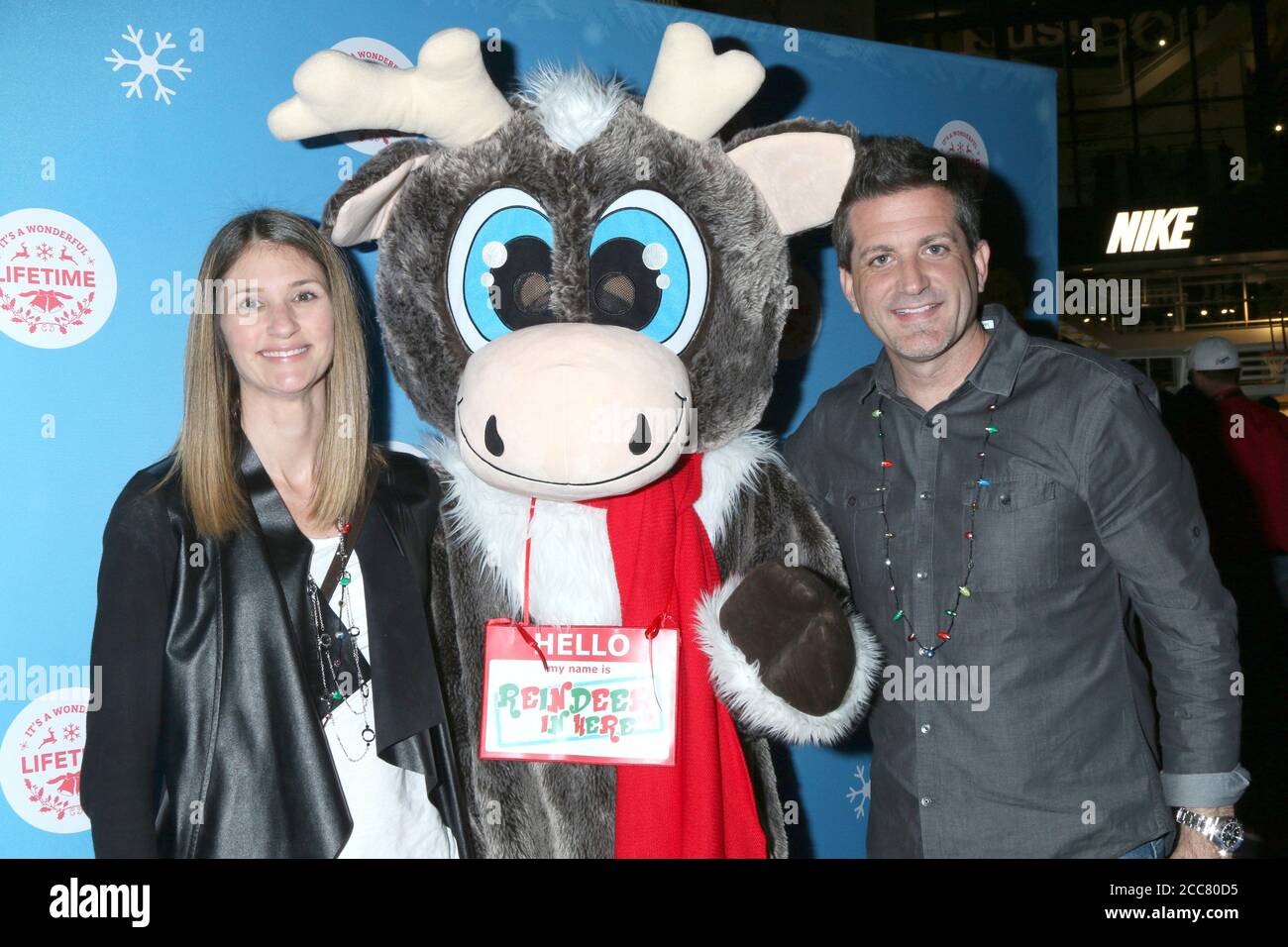 LOS ANGELES - NOV 14: Jennifer Reed, Reindeer in Here, Adam Reed at the ...