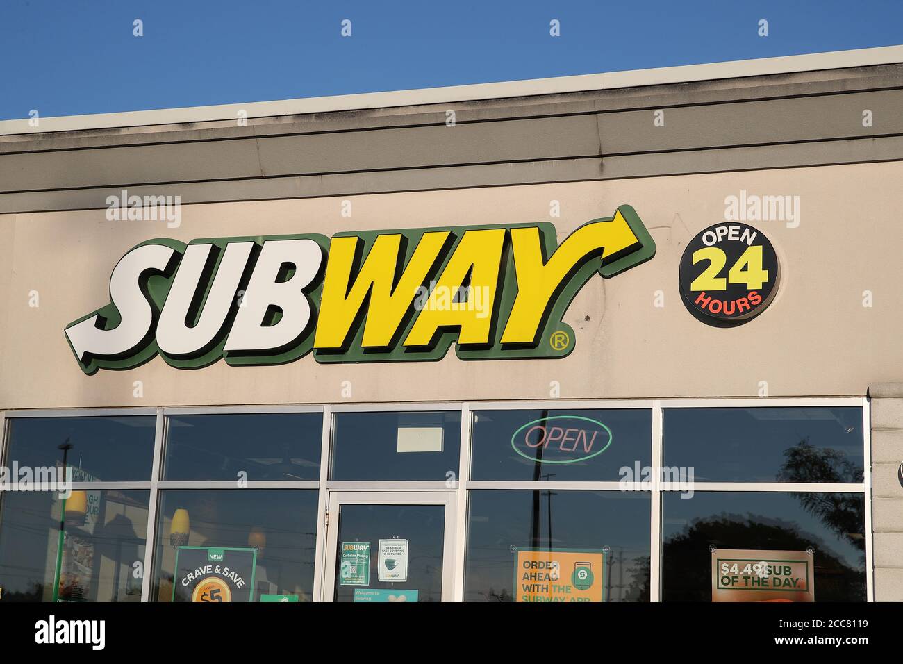 Subway store front hi-res stock photography and images - Alamy