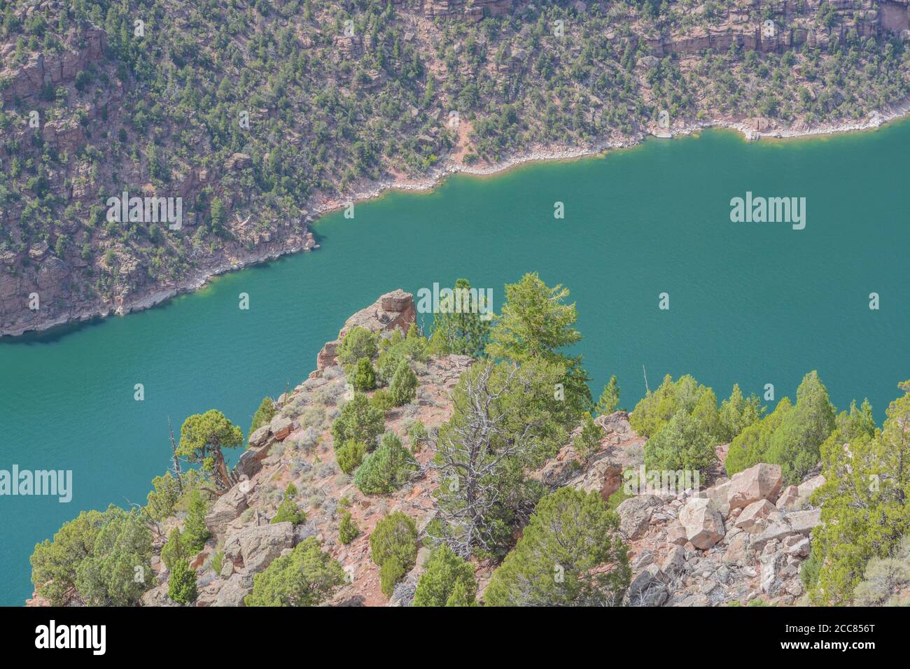 The gorgeous red rook walled Green River flowing through the Flaming ...