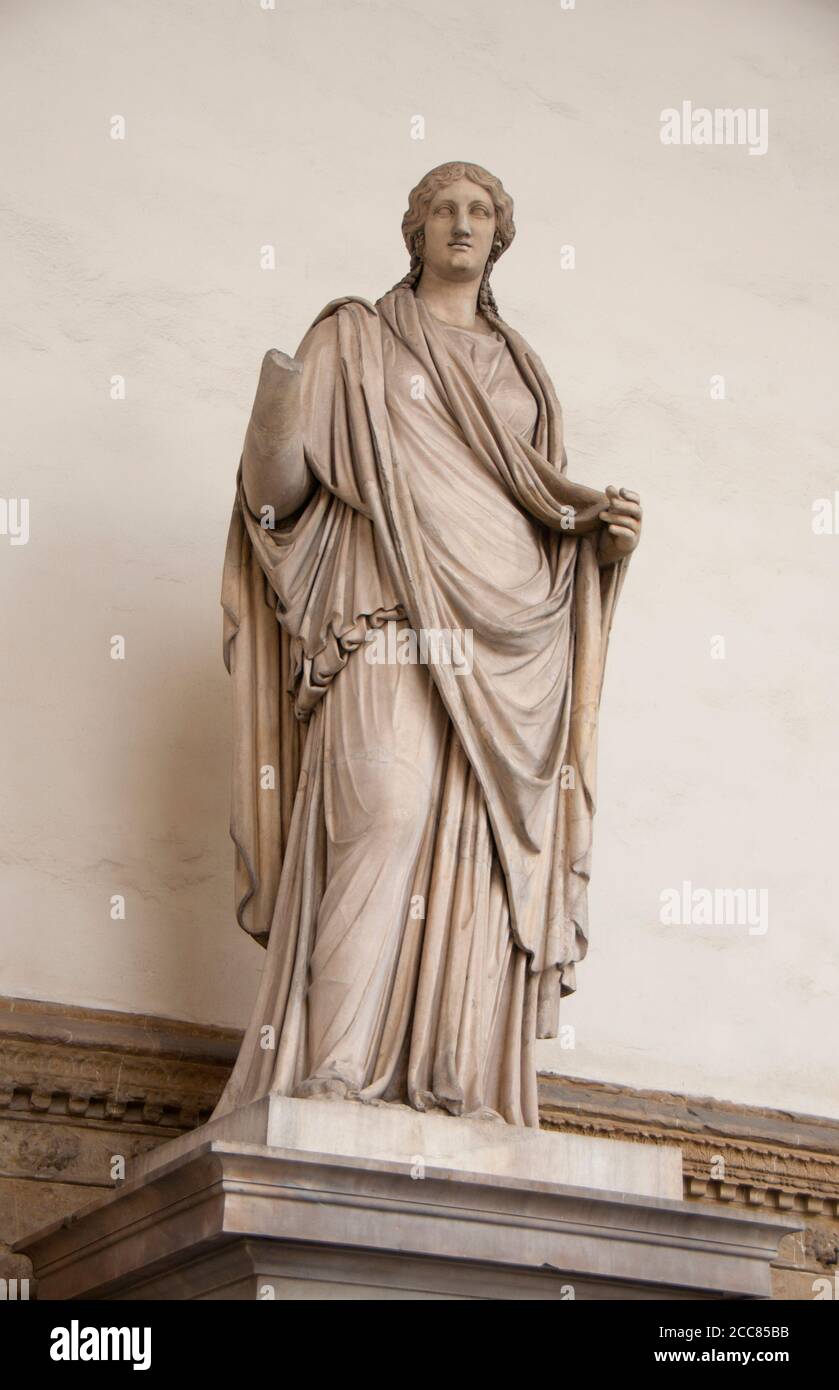 Italy: Statue of a Roman (Sabine) woman. Loggia dei Lanzi, Piazza della ...