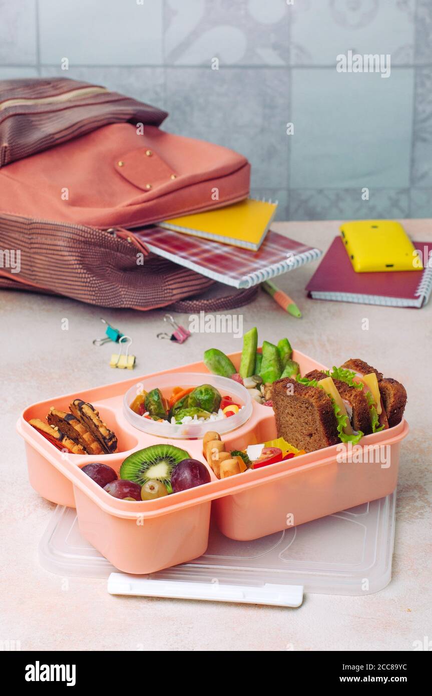 School lunch table hi-res stock photography and images - Alamy