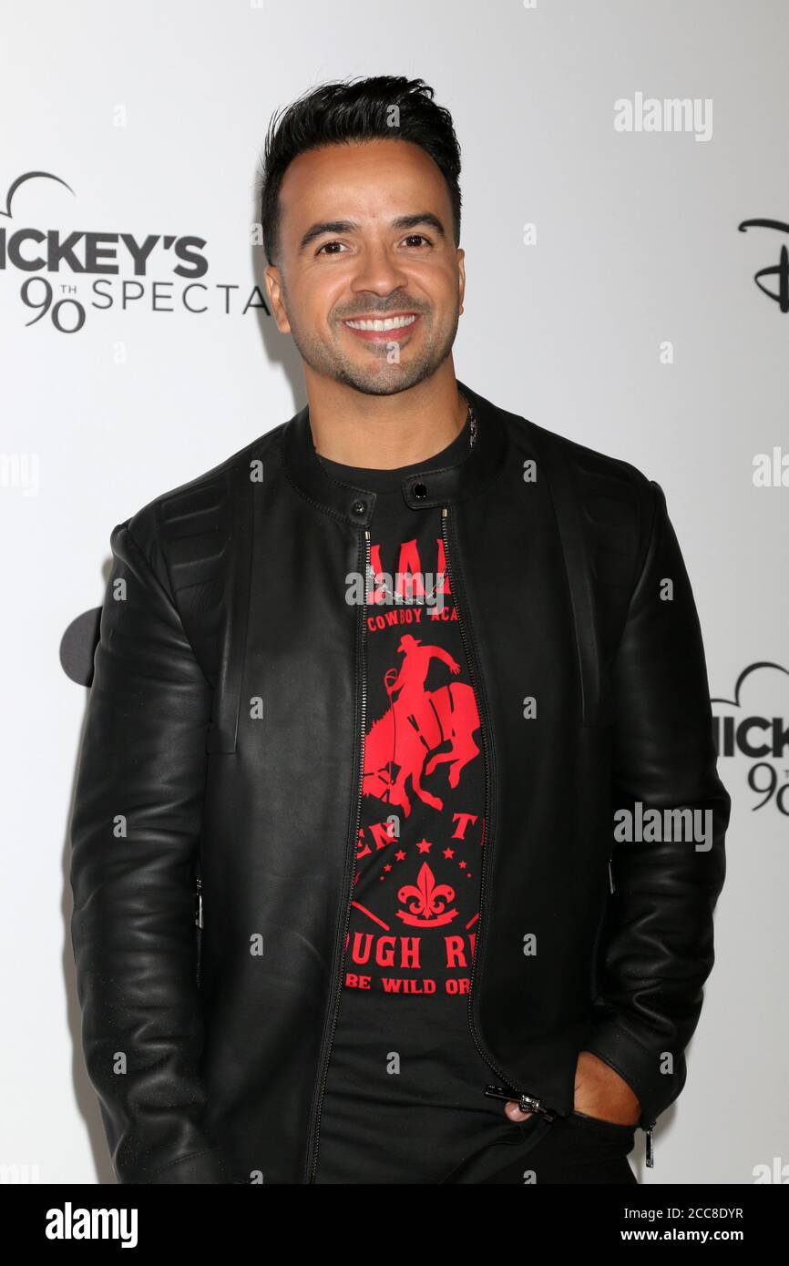 LOS ANGELES - OCT 6: Luis Fonsi at the Mickey's 90th Spectacular Taping ...