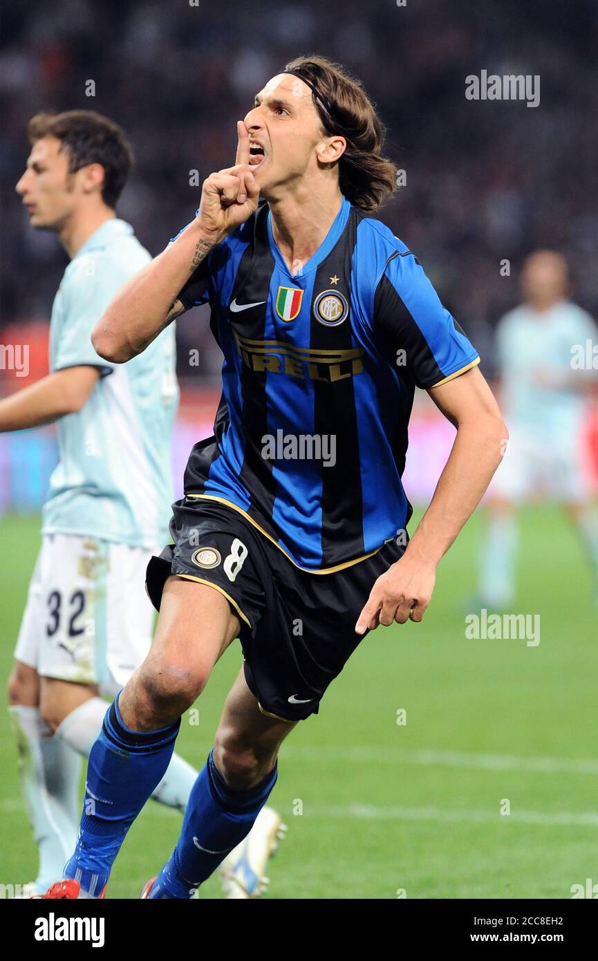 Zlatan ibrahimovic 2008 hi-res stock photography and images - Alamy