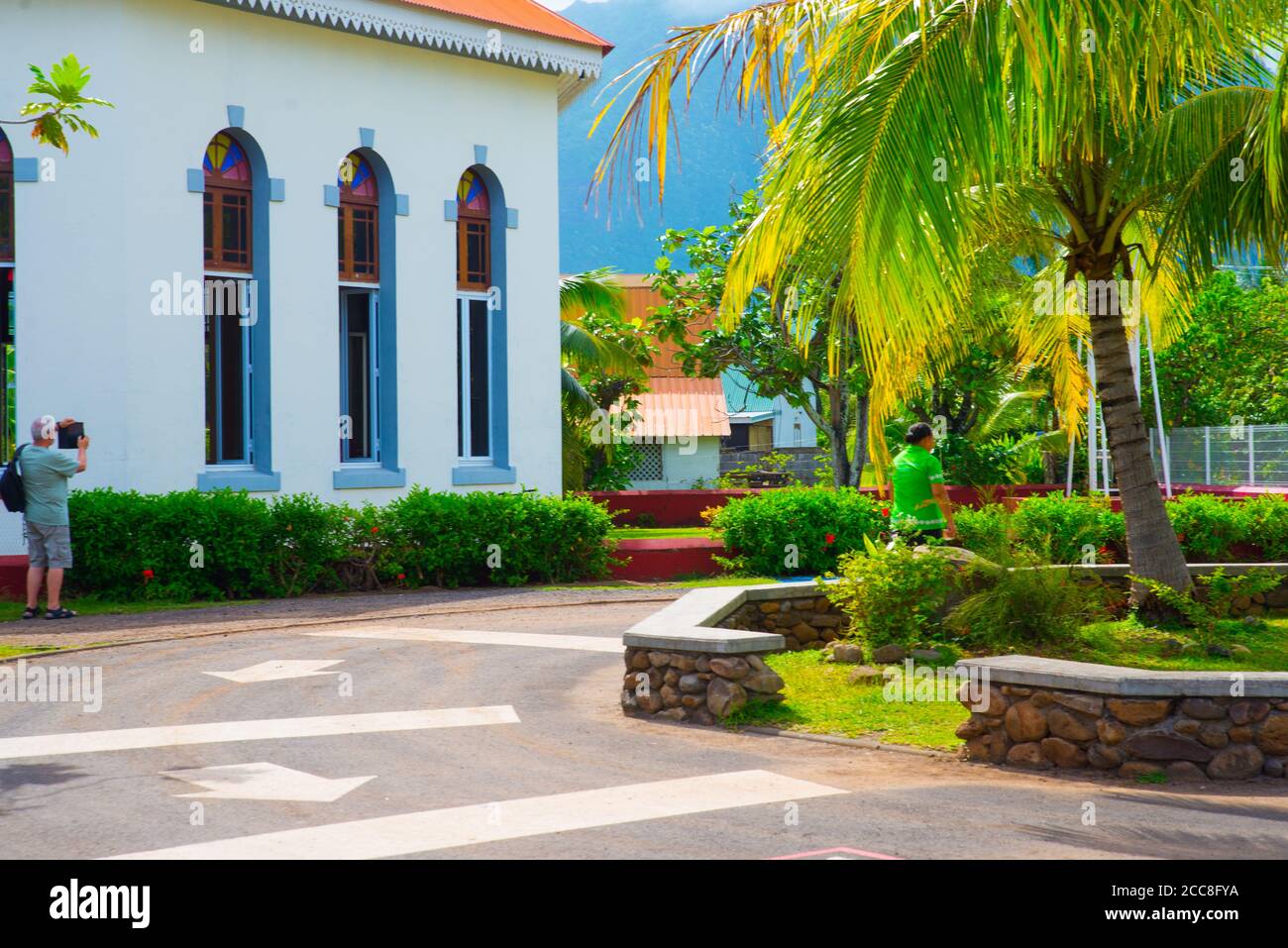 Moorea, French Polynesia: 09/03/2019: Dily life in the tropical island ...