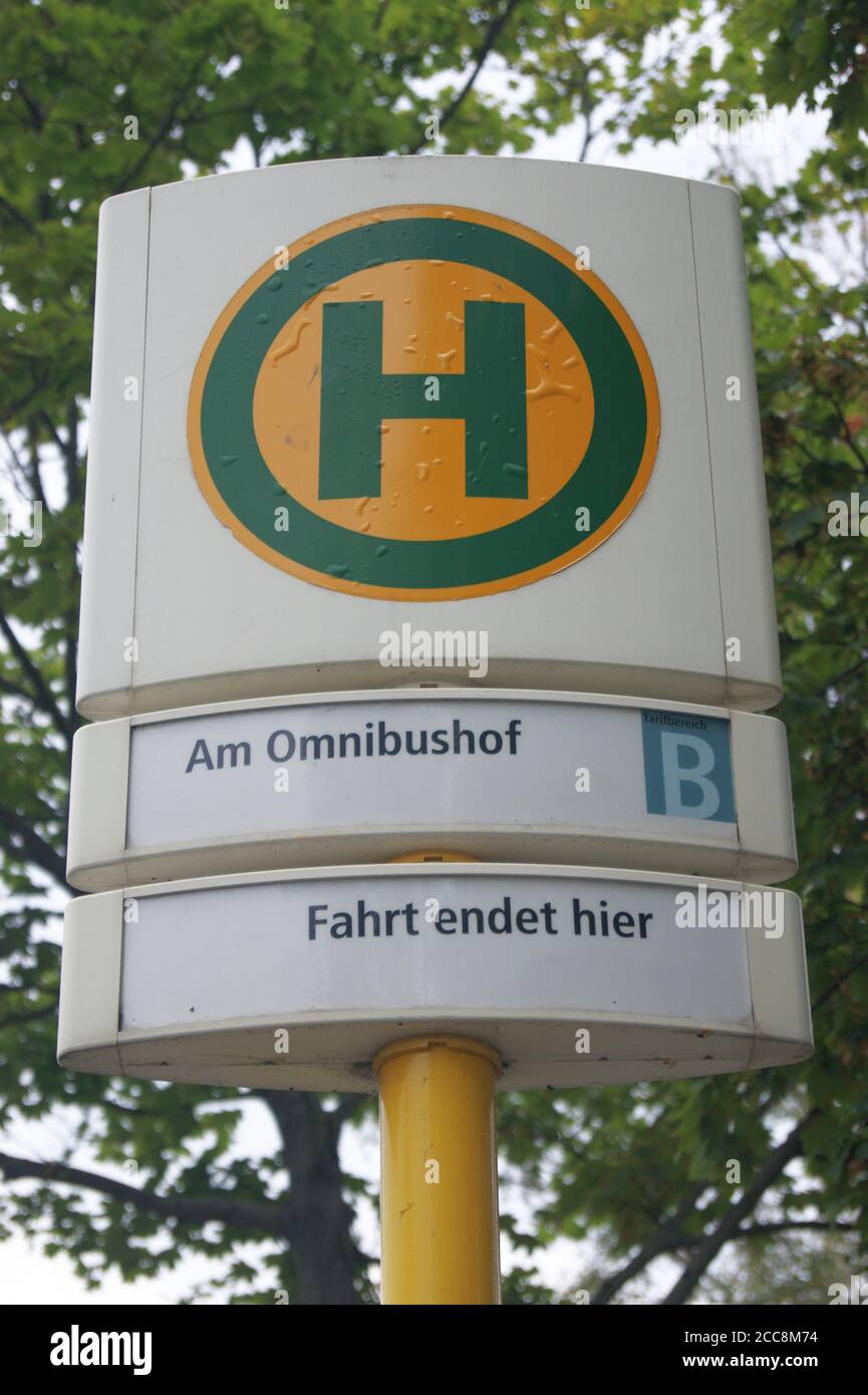 Bus de transporte local hi-res stock photography and images - Alamy