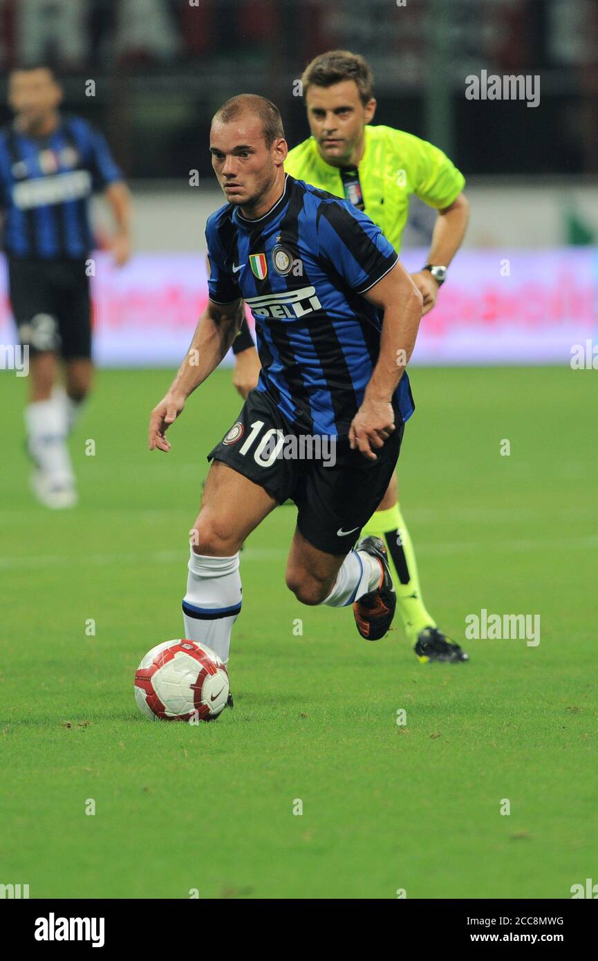 Wesley sneijder ac milan hi-res stock photography and images - Alamy