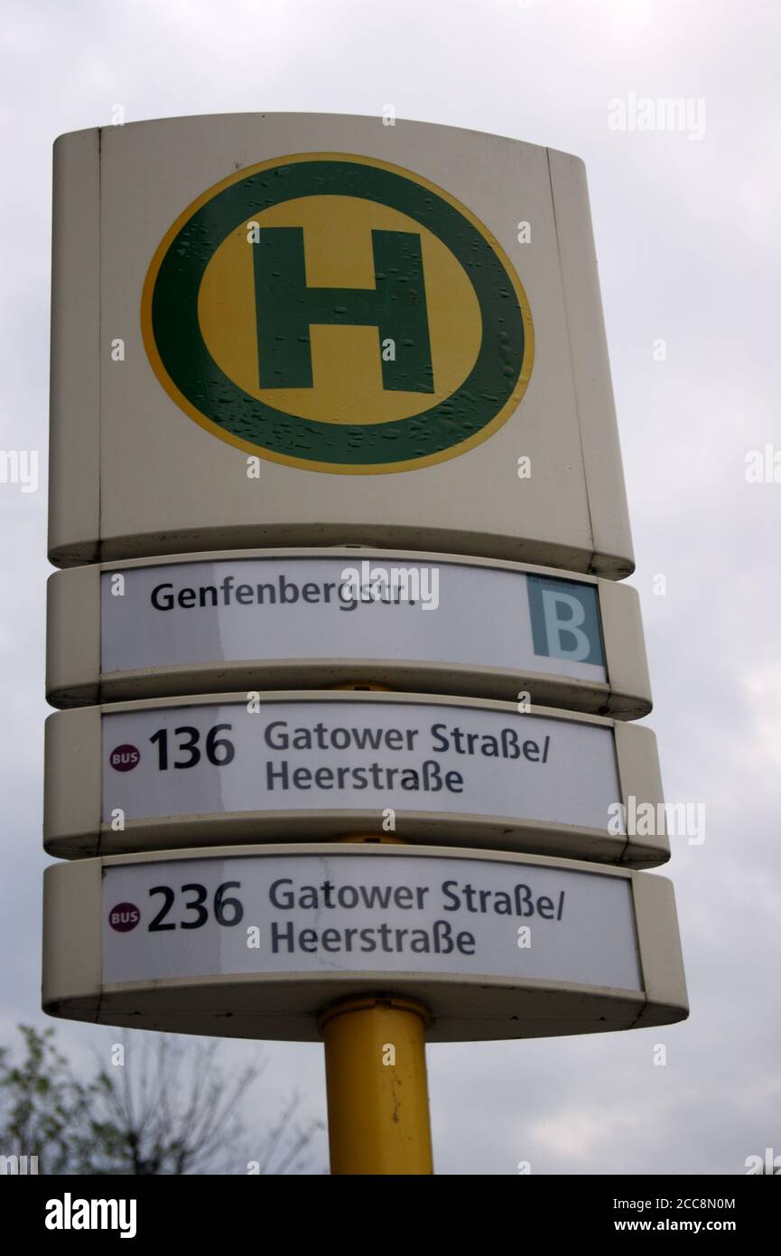 Bus haltestelle hi-res stock photography and images - Alamy
