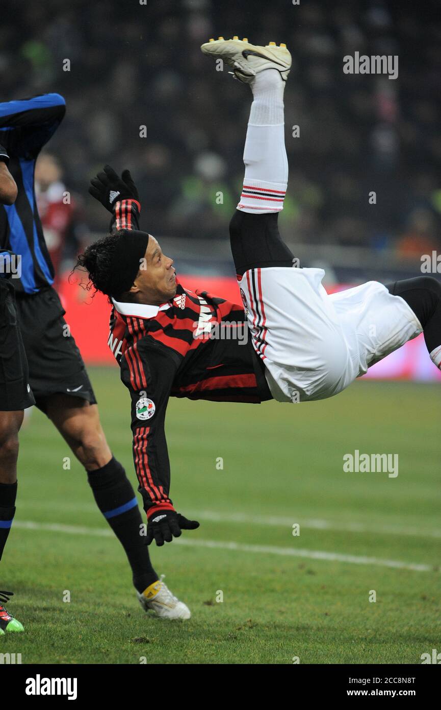 Ronaldinho goal ac milan hi-res stock photography and images - Alamy
