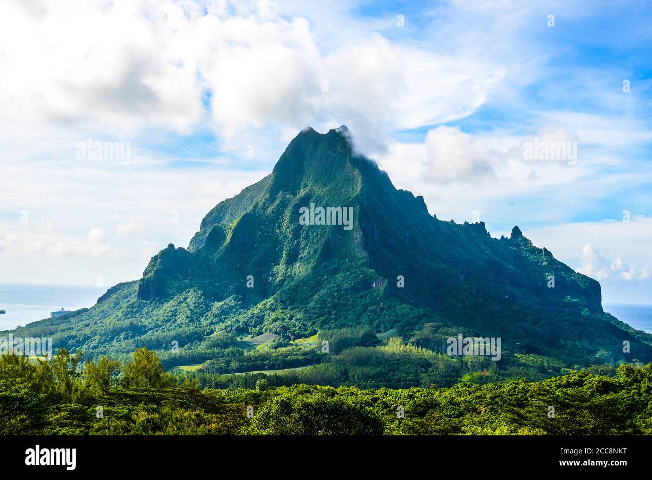 Moorea, French Polynesia: 09/03/2018: Total lanscape of the colorful ...