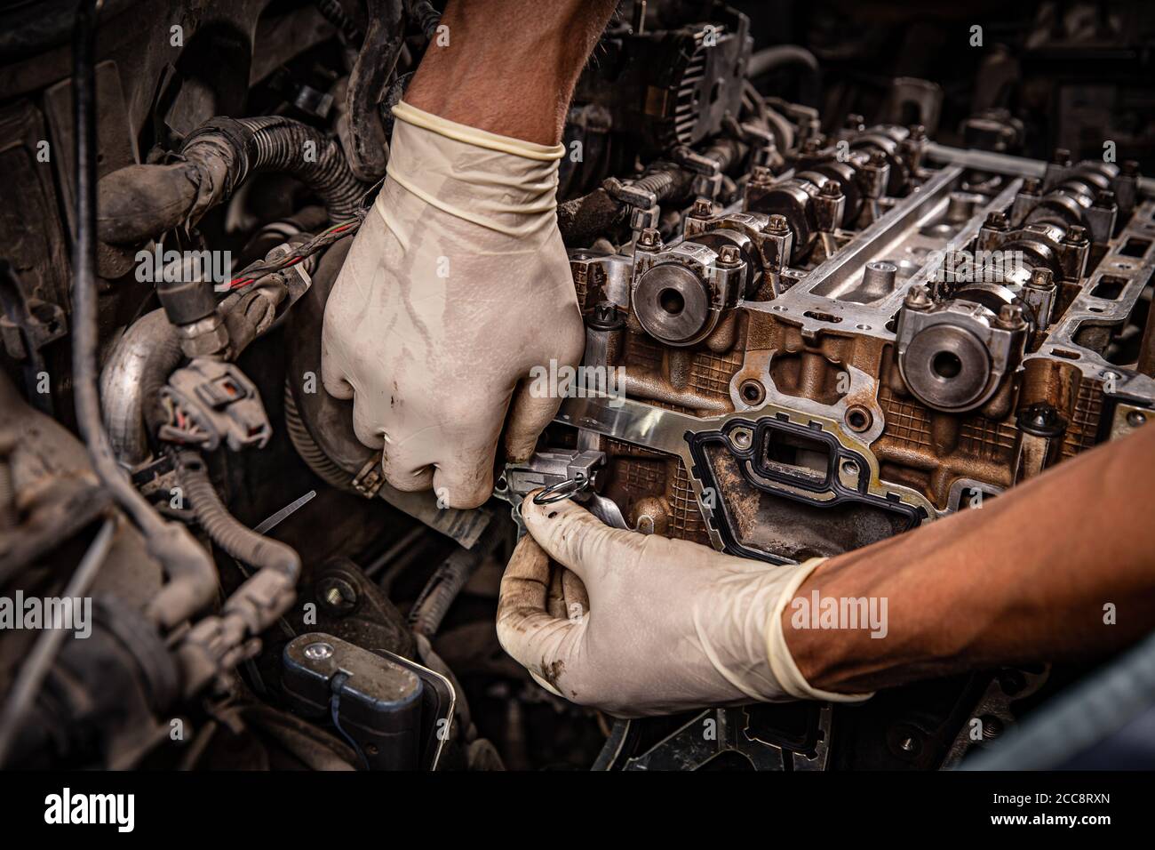 Auto mechanic working Stock Photo - Alamy