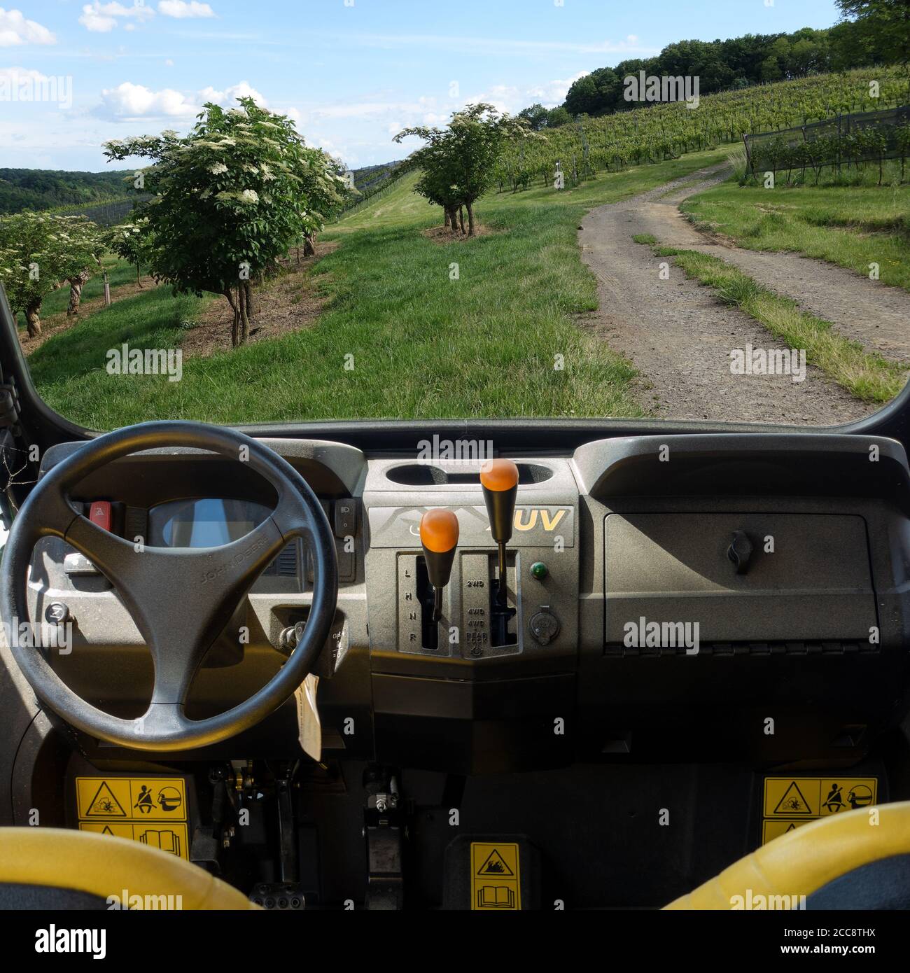Traktor cockpit hi-res stock photography and images - Alamy